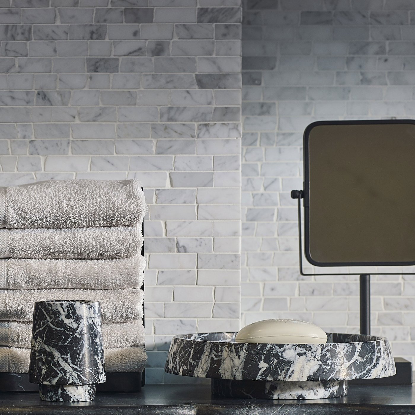 aquanova ORION tumbler marbled black - ORITUM-09 | REUTER