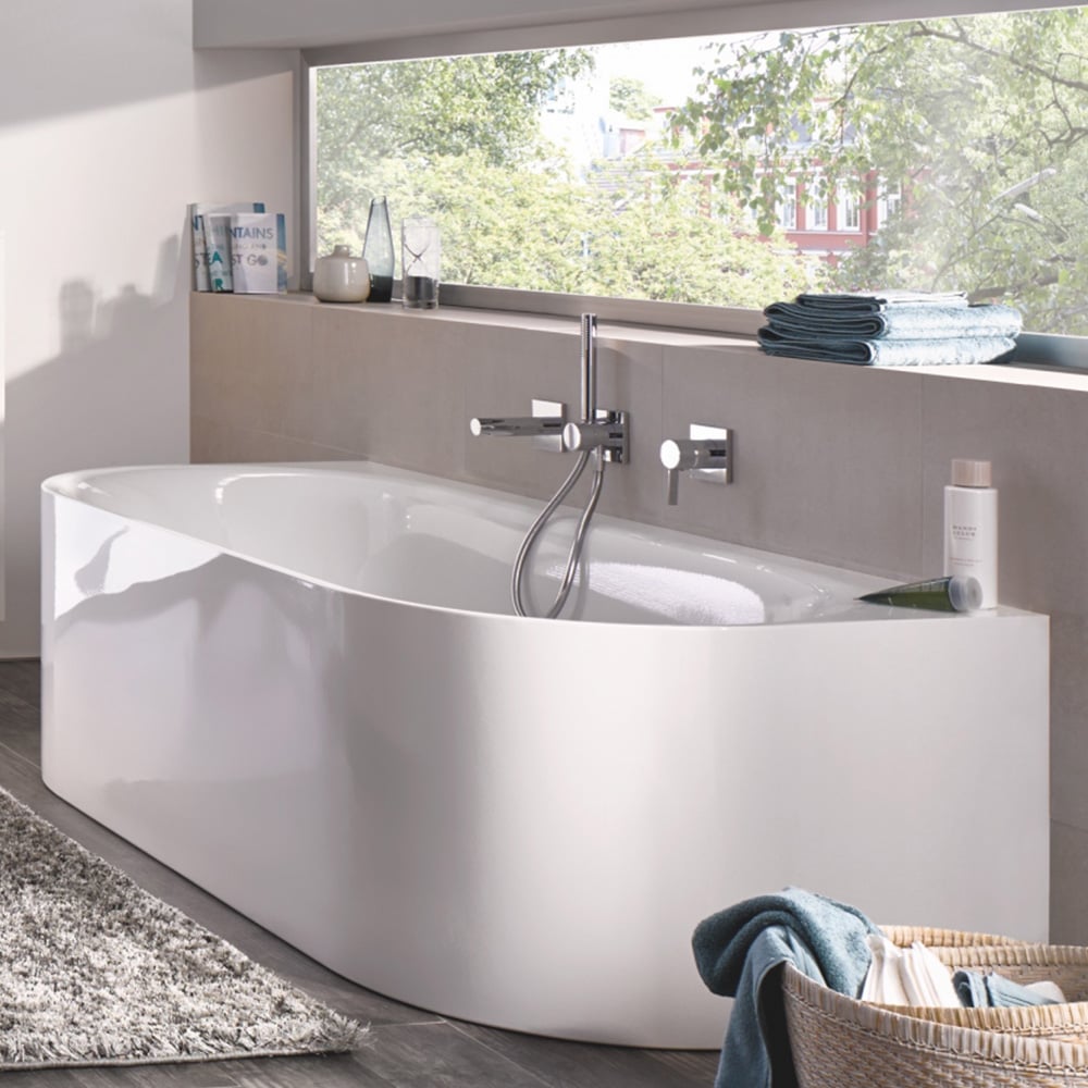 Bette Lux Oval I Silhouette back-to-wall bath, with panel with filling ...