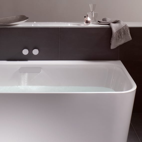 Bette Art corner bath, with panel with filling function via overflow ...