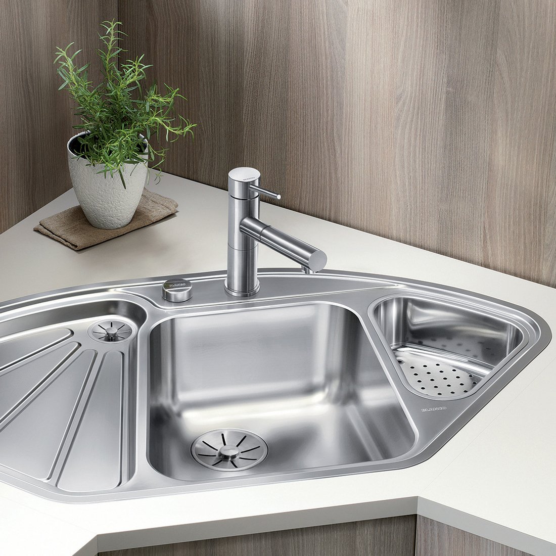 Blanco Delta kitchen sink with colander & functional bowl, stainless ...