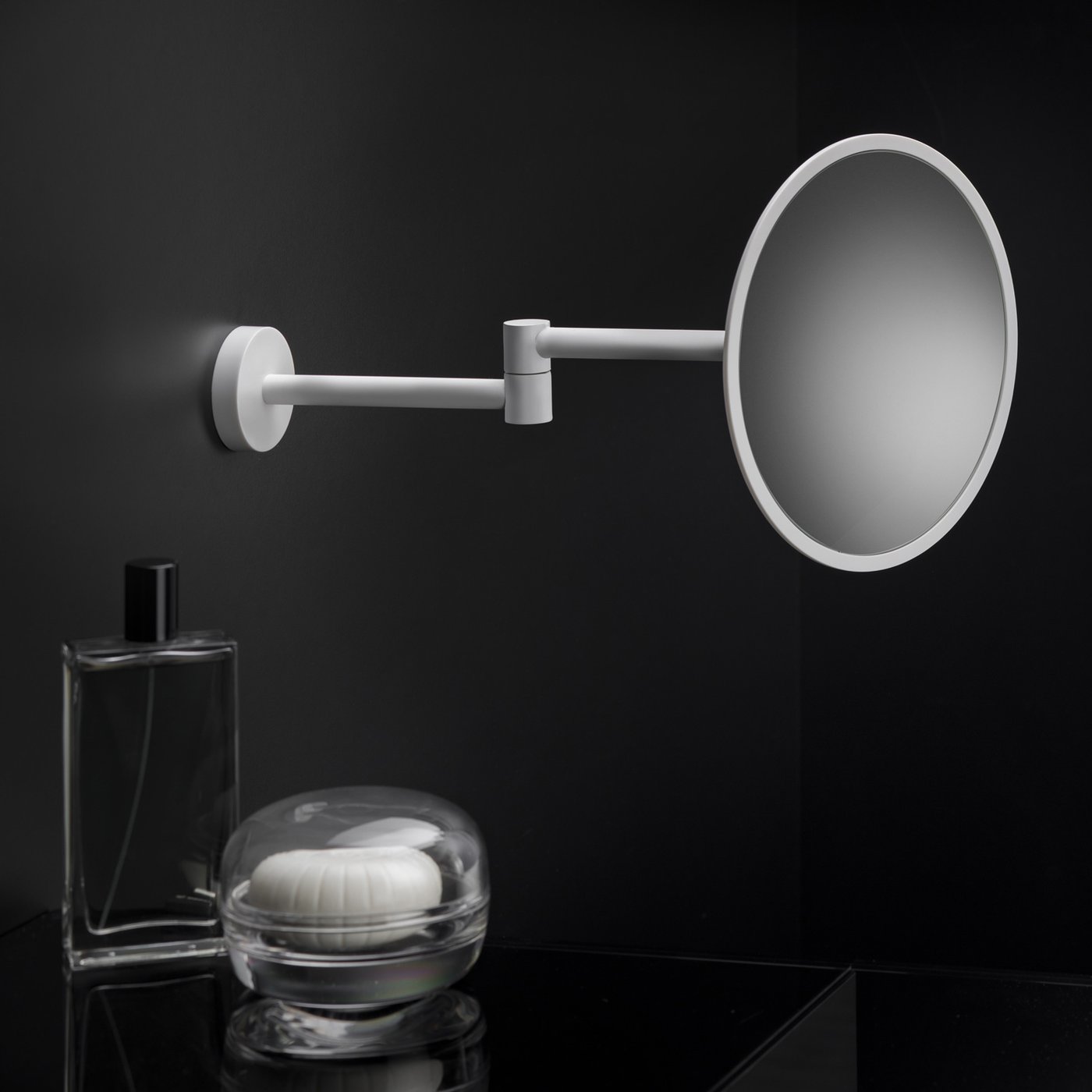 Cosmic Black & White beauty mirror, 3x magnification matt white ...
