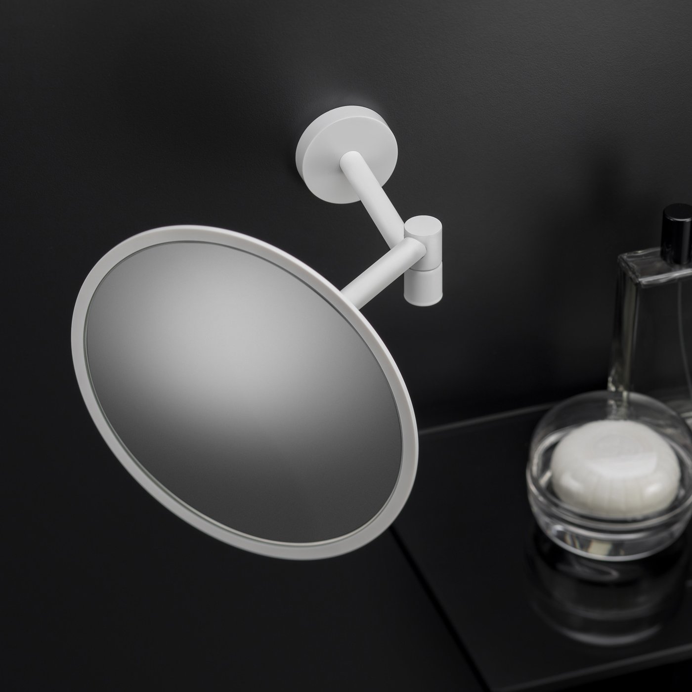 Cosmic Black & White beauty mirror, 3x magnification matt white ...