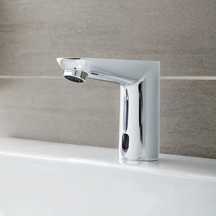 Sensor-Operated Basin Fittings buy at low prices at REUTER