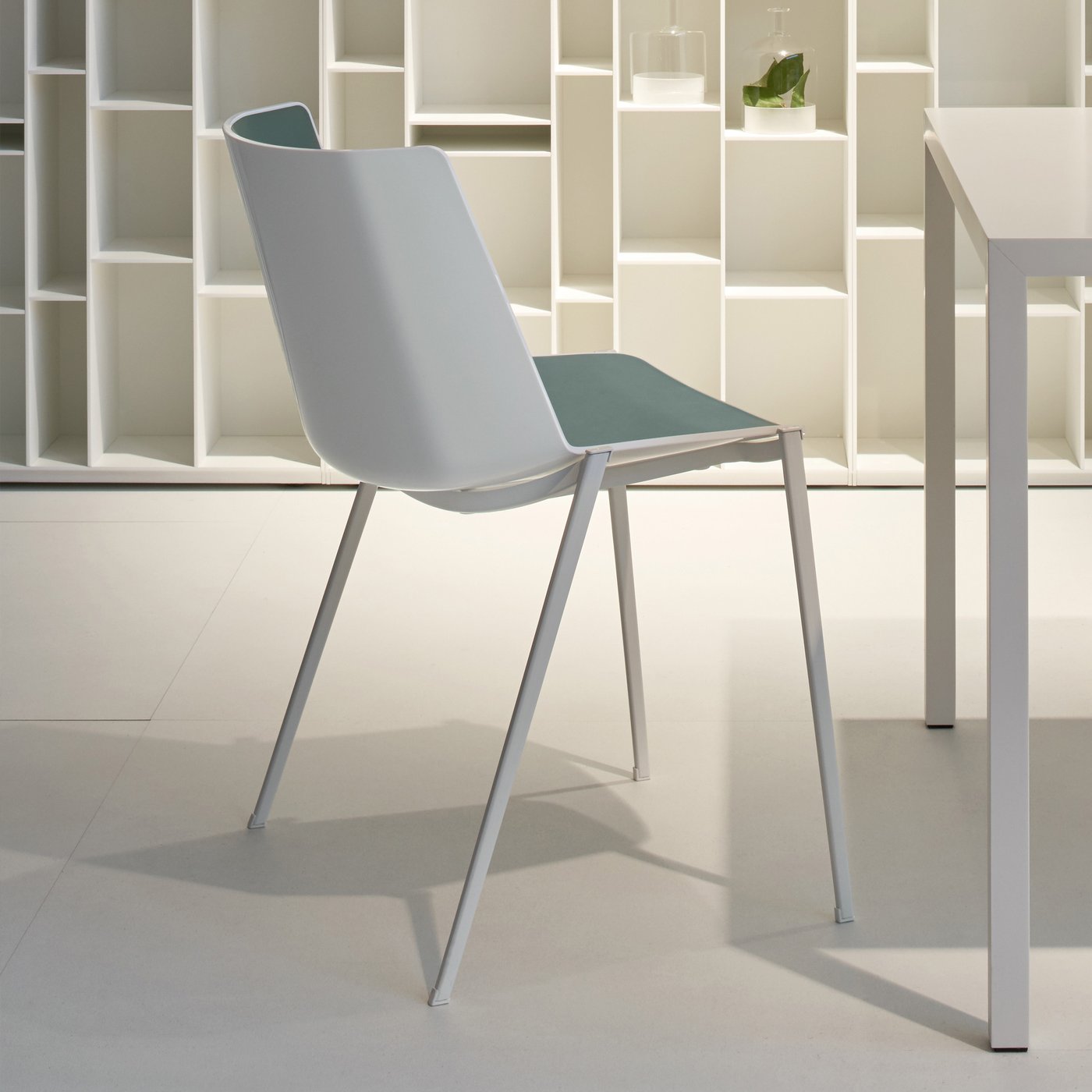 MDF Italia AÏKU chair - F058105F062S007 | REUTER
