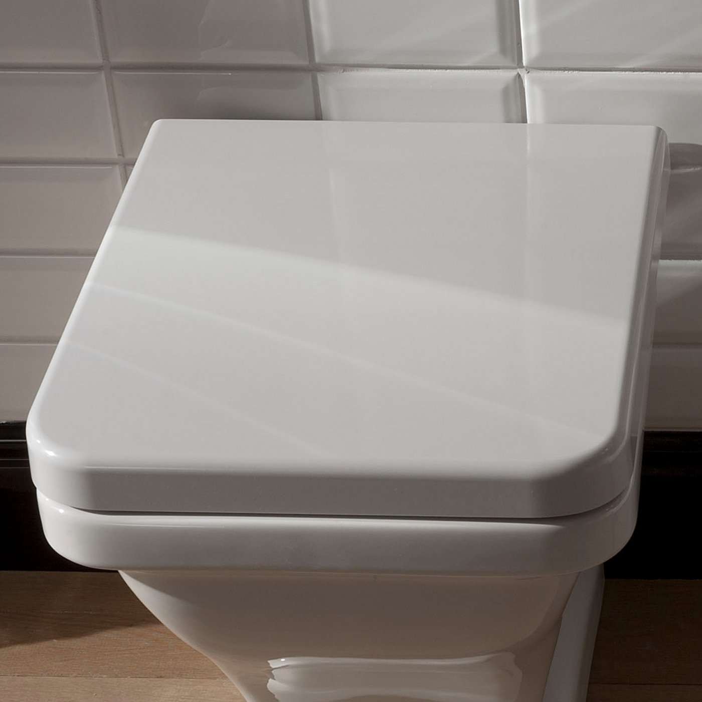 Scarabeo Butterfly toilet seat with soft-close & removable, white ...