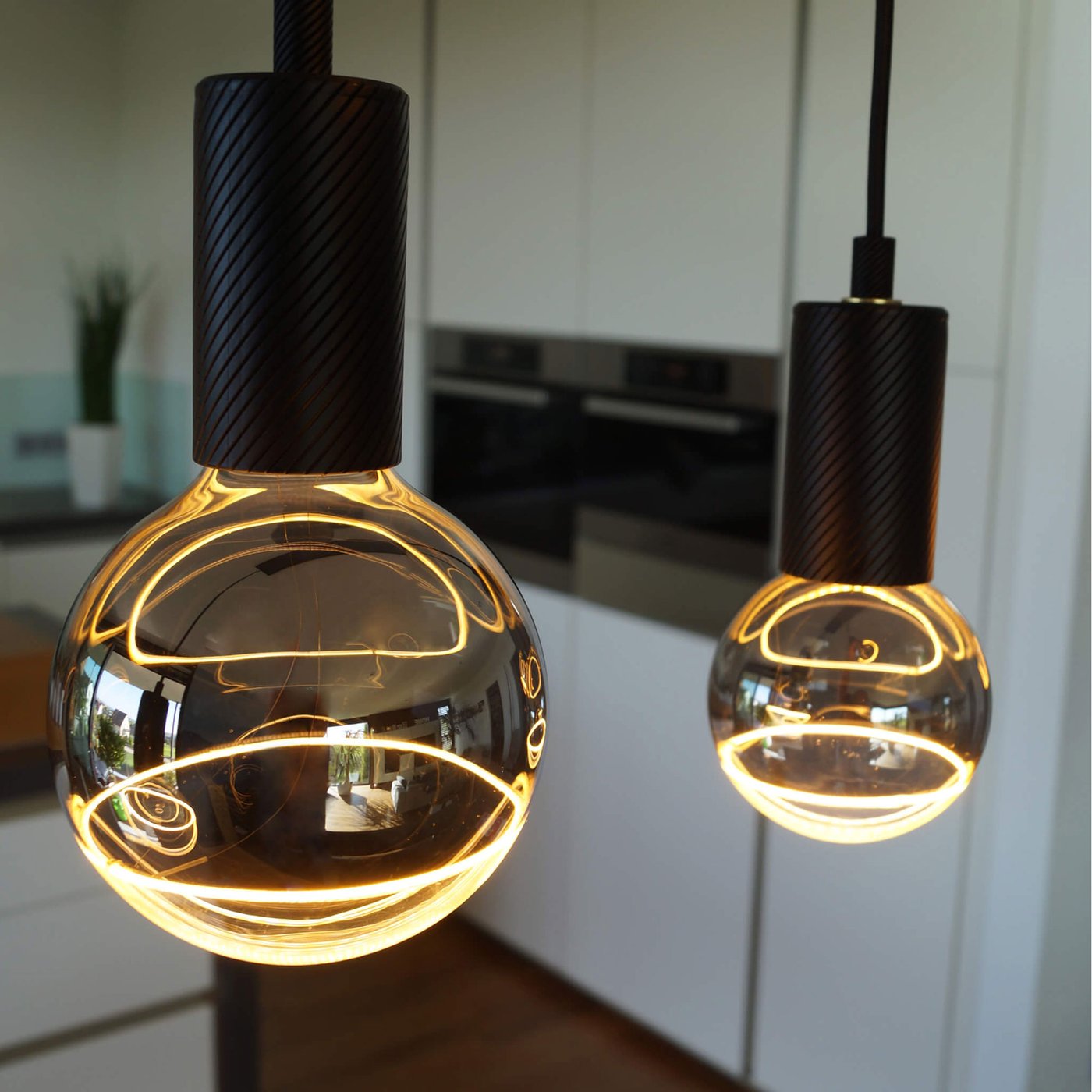 Segula Illusion LED lamp with smoky base G95 E27, 2200 K, 5 W dimmable ...