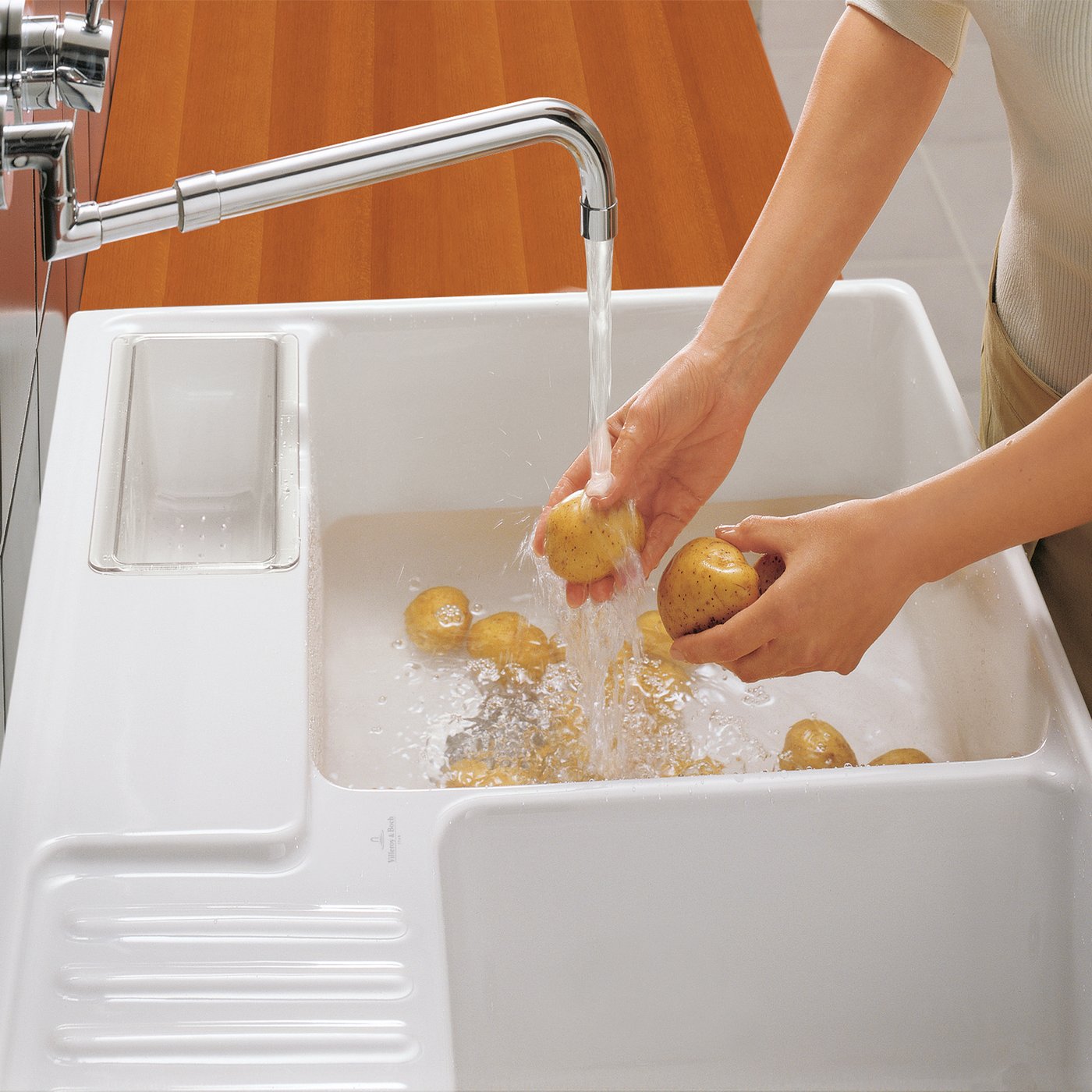 Villeroy & Boch Universal kitchen sink with colander & functional bowl ...