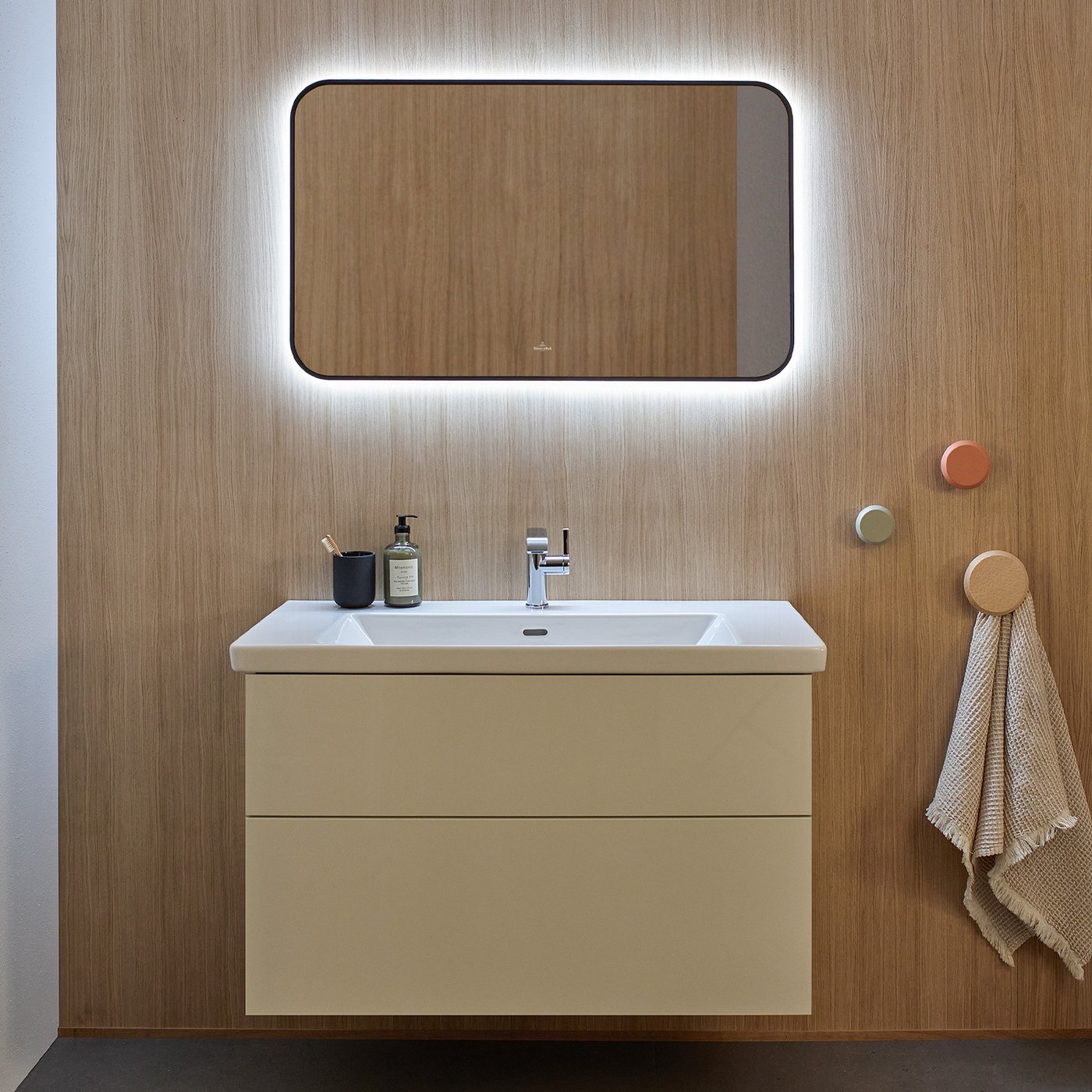 Villeroy & Boch Embrace mirror black - A4731200 | REUTER