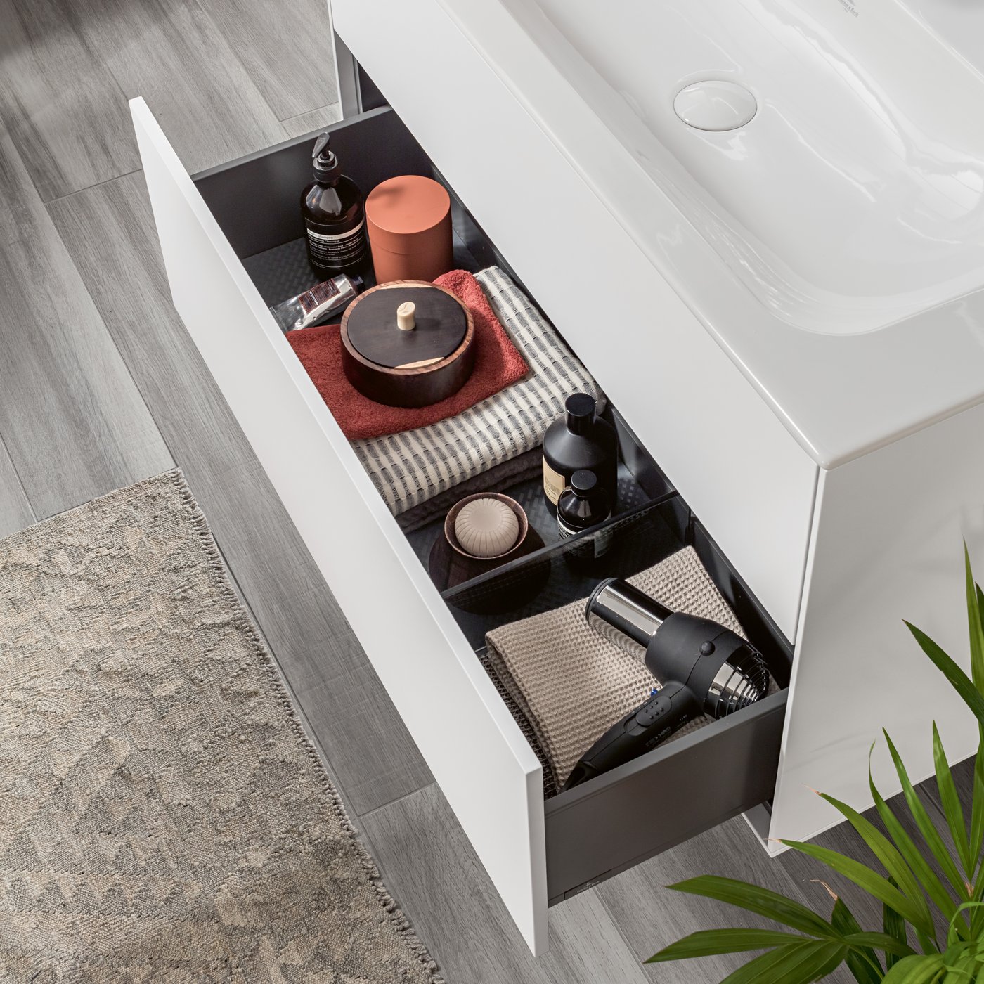 Villeroy & Boch Finion vanity unit, 2 pull-out compartments matt white ...