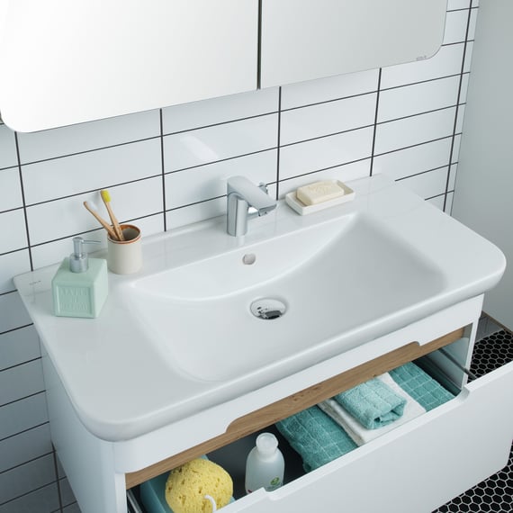 VitrA Sento wall-mounted washbasin with VitrAclean and VitrAhygiene ...